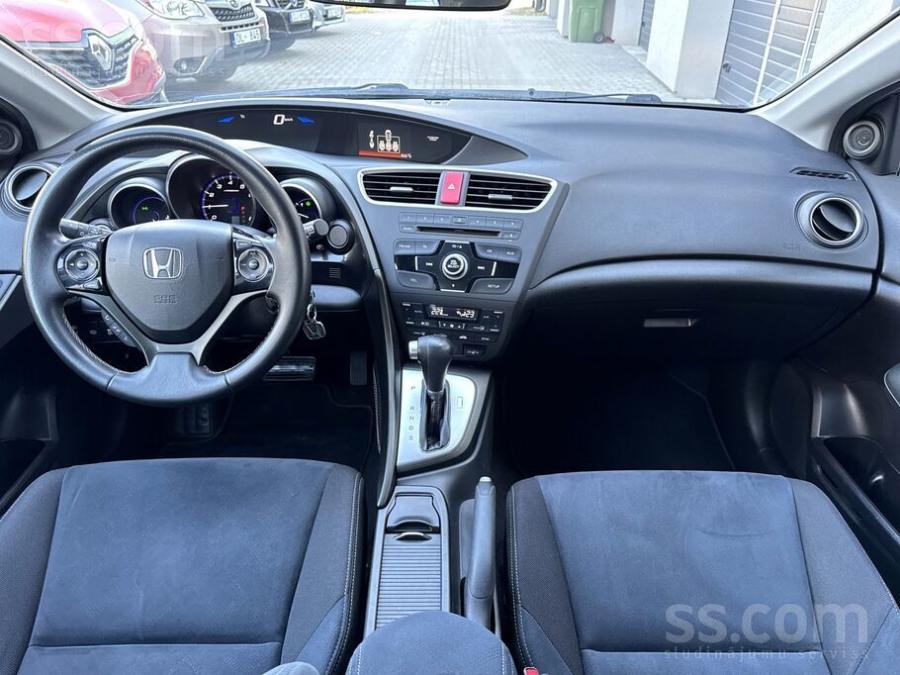 Honda Civic 2015 Rīga, ar dzinēja tilpumu 1.80 L un nobraukumu 168 tūkst. km par 8200 €, foto 14 vietnē AUTOMOTO.COM.LV