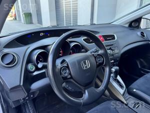 Honda Civic 2015 Rīga, ar dzinēja tilpumu 1.80 L un nobraukumu 168 tūkst. km par 8200 €, foto 20 vietnē AUTOMOTO.COM.LV