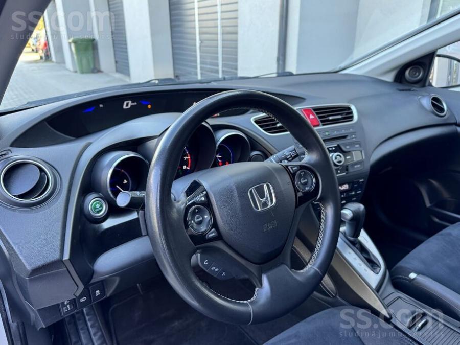 Honda Civic 2015 Rīga, ar dzinēja tilpumu 1.80 L un nobraukumu 168 tūkst. km par 8200 €, foto 20 vietnē AUTOMOTO.COM.LV