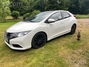 Balts Honda Civic 2012 Daugavpils, ar dzinēja tilpumu 2.20 L un nobraukumu 179 tūkst. km par 5100 €, foto 2 vietnē AUTOMOTO.COM.LV