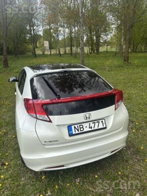 Balts Honda Civic 2012 Daugavpils, ar dzinēja tilpumu 2.20 L un nobraukumu 179 tūkst. km par 5100 €, foto 7 vietnē AUTOMOTO.COM.LV