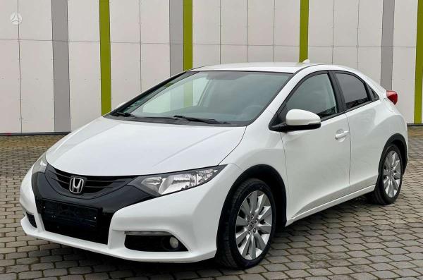White Honda Civic 2012 in Raseiniai, with an engine capacity of 2.20 L and mileage of 24 thousand km for 4500 €, photo 10 on AUTOMOTO.COM.LV