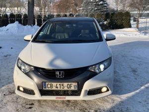 White Honda Civic 2012 in Jonava, with an engine capacity of 2.20 L and mileage of 194 thousand km for 6500 €, photo 8 on AUTOMOTO.COM.LV