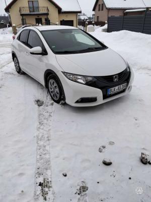 White Honda Civic 2012 in Klaipeda, with an engine capacity of 2.20 L and mileage of 204 thousand km for 5100 €, photo 2 on AUTOMOTO.COM.LV