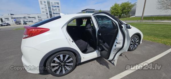 Balts Honda Civic 2012 Tallina, ar dzinēja tilpumu 1.80 L un nobraukumu 146 tūkst. km par 6800 €, foto 5 vietnē AUTOMOTO.COM.LV