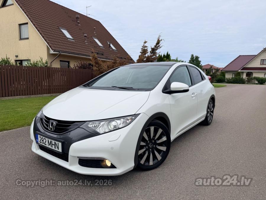 Balts Honda Civic 2012 Tallina, ar dzinēja tilpumu 1.80 L un nobraukumu 135 tūkst. km par 5900 €, foto 1 vietnē AUTOMOTO.COM.LV