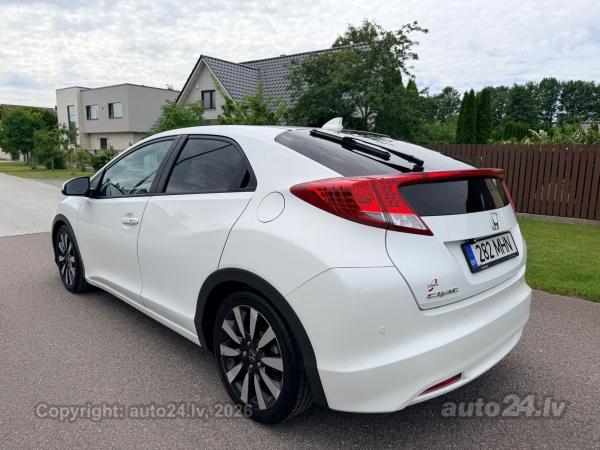 White Honda Civic 2012 in Tallinn, with an engine capacity of 1.80 L and mileage of 135 thousand km for 5900 €, photo 2 on AUTOMOTO.COM.LV