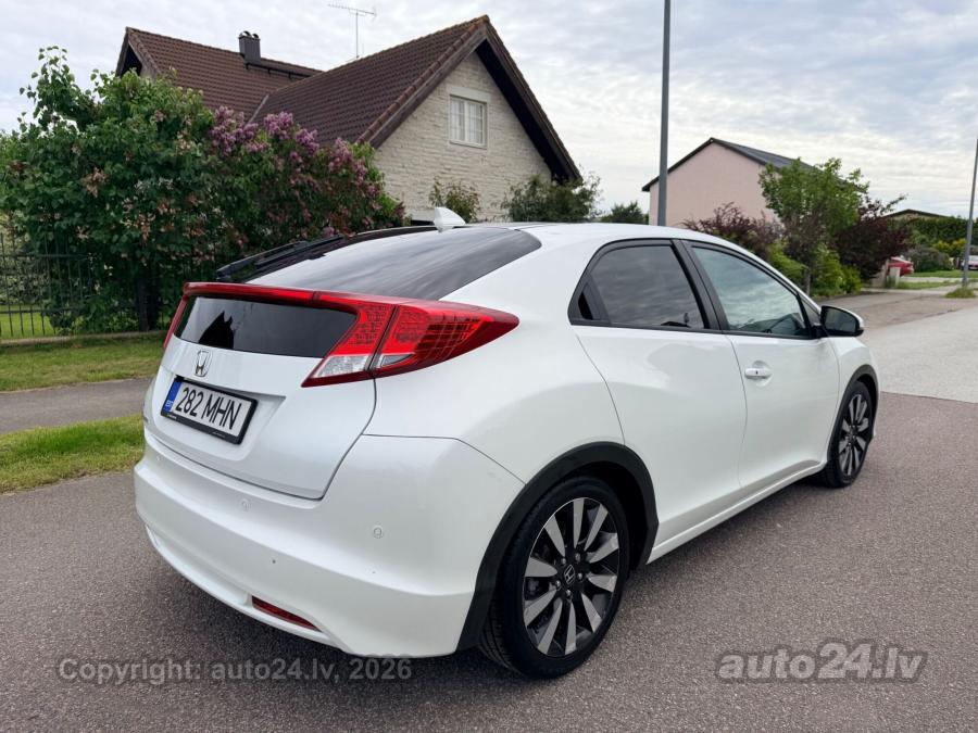 Balts Honda Civic 2012 Tallina, ar dzinēja tilpumu 1.80 L un nobraukumu 135 tūkst. km par 5900 €, foto 5 vietnē AUTOMOTO.COM.LV