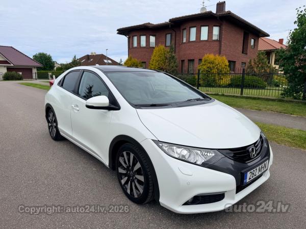 White Honda Civic 2012 in Tallinn, with an engine capacity of 1.80 L and mileage of 135 thousand km for 5900 €, photo 5 on AUTOMOTO.COM.LV