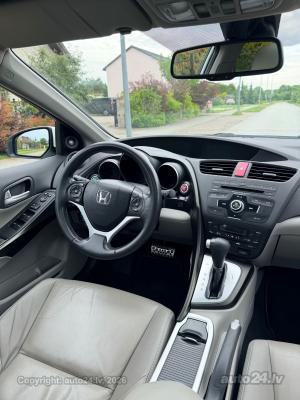Balts Honda Civic 2012 Tallina, ar dzinēja tilpumu 1.80 L un nobraukumu 135 tūkst. km par 5900 €, foto 12 vietnē AUTOMOTO.COM.LV