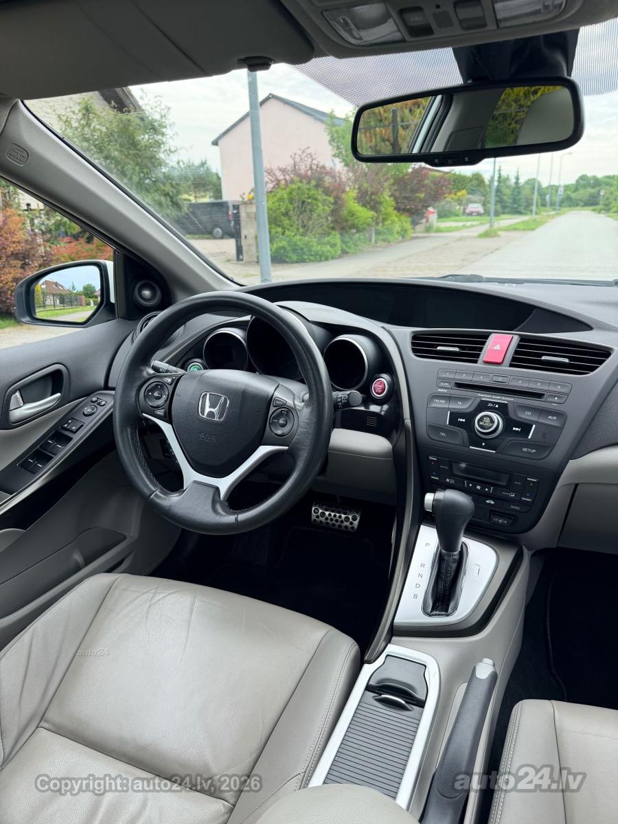 Balts Honda Civic 2012 Tallina, ar dzinēja tilpumu 1.80 L un nobraukumu 135 tūkst. km par 5900 €, foto 12 vietnē AUTOMOTO.COM.LV