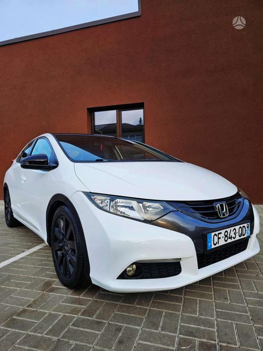 White Honda Civic 2012 in Kaisiadorys, with an engine capacity of 2.20 L and mileage of 245 thousand km for 5450 €, photo 10 on AUTOMOTO.COM.LV