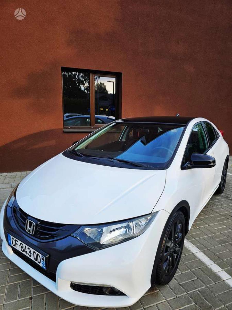 White Honda Civic 2012 in Kaisiadorys, with an engine capacity of 2.20 L and mileage of 245 thousand km for 5450 €, photo 14 on AUTOMOTO.COM.LV