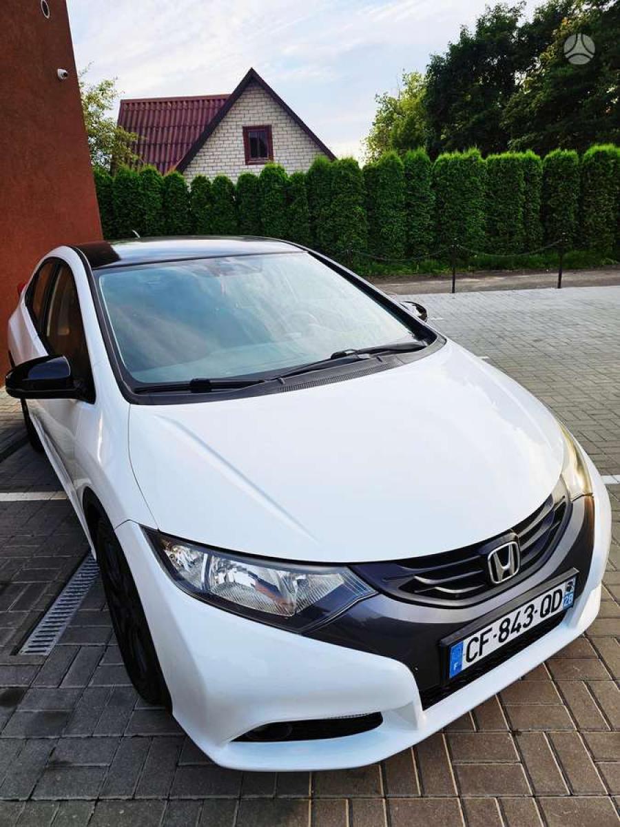 White Honda Civic 2012 in Kaisiadorys, with an engine capacity of 2.20 L and mileage of 245 thousand km for 5450 €, photo 18 on AUTOMOTO.COM.LV