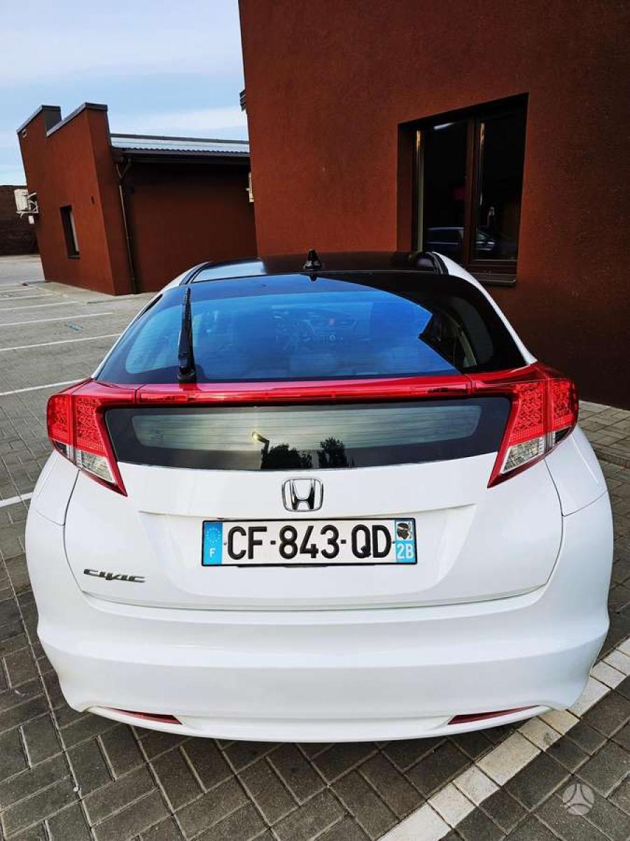 White Honda Civic 2012 in Kaisiadorys, with an engine capacity of 2.20 L and mileage of 245 thousand km for 5450 €, photo 27 on AUTOMOTO.COM.LV