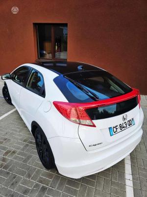 White Honda Civic 2012 in Kaisiadorys, with an engine capacity of 2.20 L and mileage of 245 thousand km for 5450 €, photo 28 on AUTOMOTO.COM.LV