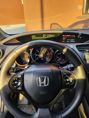 White Honda Civic 2012 in Kaisiadorys, with an engine capacity of 2.20 L and mileage of 245 thousand km for 5450 €, photo 32 on AUTOMOTO.COM.LV
