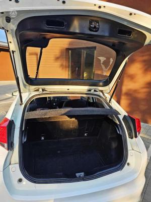 White Honda Civic 2012 in Kaisiadorys, with an engine capacity of 2.20 L and mileage of 245 thousand km for 5450 €, photo 44 on AUTOMOTO.COM.LV