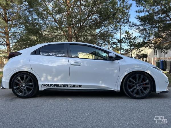 White Honda Civic 2012 in Marijampole, with an engine capacity of 2.20 L and mileage of 290 thousand km for 4300 €, photo 3 on AUTOMOTO.COM.LV