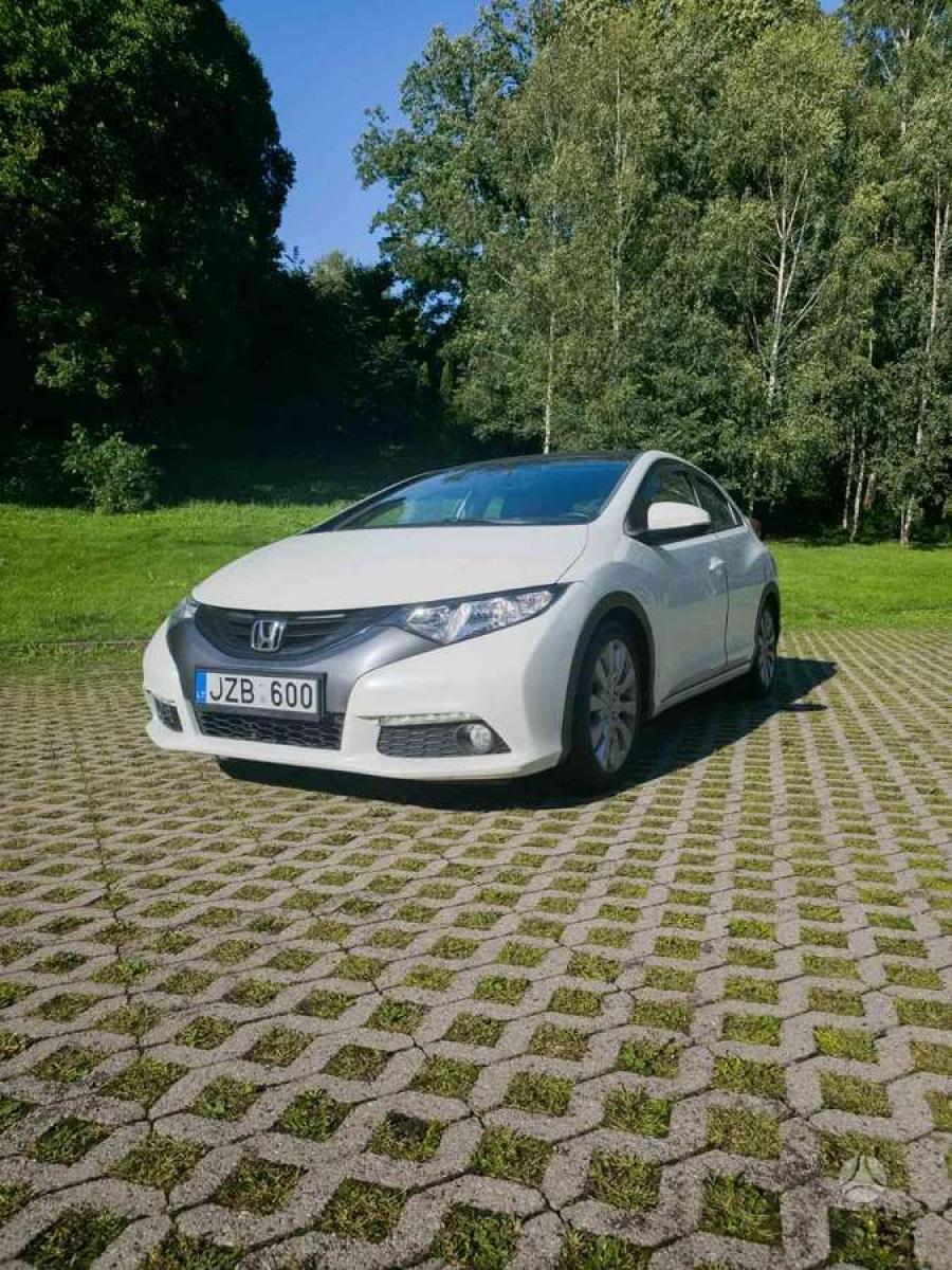 Balts Honda Civic 2012 Viļņa, ar dzinēja tilpumu 1.34 L un nobraukumu 134 tūkst. km par 5900 €, foto 1 vietnē AUTOMOTO.COM.LV