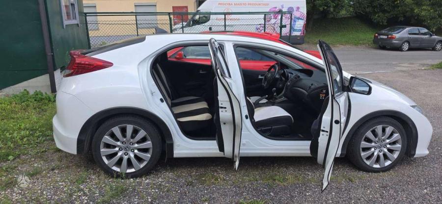 Balts Honda Civic 2012 Viļņa, ar dzinēja tilpumu 1.34 L un nobraukumu 134 tūkst. km par 5900 €, foto 8 vietnē AUTOMOTO.COM.LV