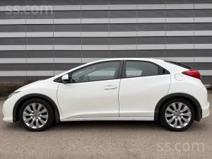 Balts Honda Civic 2013 Rīga, ar dzinēja tilpumu 1.80 L un nobraukumu 193 tūkst. km par 5200 €, foto 4 vietnē AUTOMOTO.COM.LV