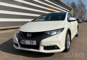 Balts Honda Civic 2013 Rīga, ar dzinēja tilpumu 1.80 L un nobraukumu 193 tūkst. km par 5200 €, foto 5 vietnē AUTOMOTO.COM.LV