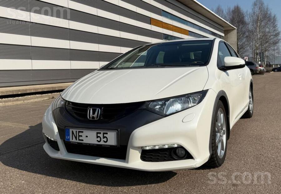 Balts Honda Civic 2013 Rīga, ar dzinēja tilpumu 1.80 L un nobraukumu 193 tūkst. km par 5200 €, foto 5 vietnē AUTOMOTO.COM.LV