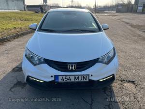Balts Honda Civic 2013 Tallina, ar dzinēja tilpumu 1.60 L un nobraukumu 215 tūkst. km par 5499 €, foto 6 vietnē AUTOMOTO.COM.LV
