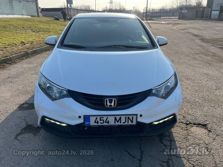Balts Honda Civic 2013 Tallina, ar dzinēja tilpumu 1.60 L un nobraukumu 215 tūkst. km par 5499 €, foto 6 vietnē AUTOMOTO.COM.LV