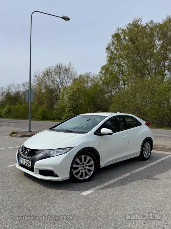 White Honda Civic 2013 in Tallinn, with an engine capacity of 1.80 L and mileage of 165 thousand km for 7900 €, photo 1 on AUTOMOTO.COM.LV