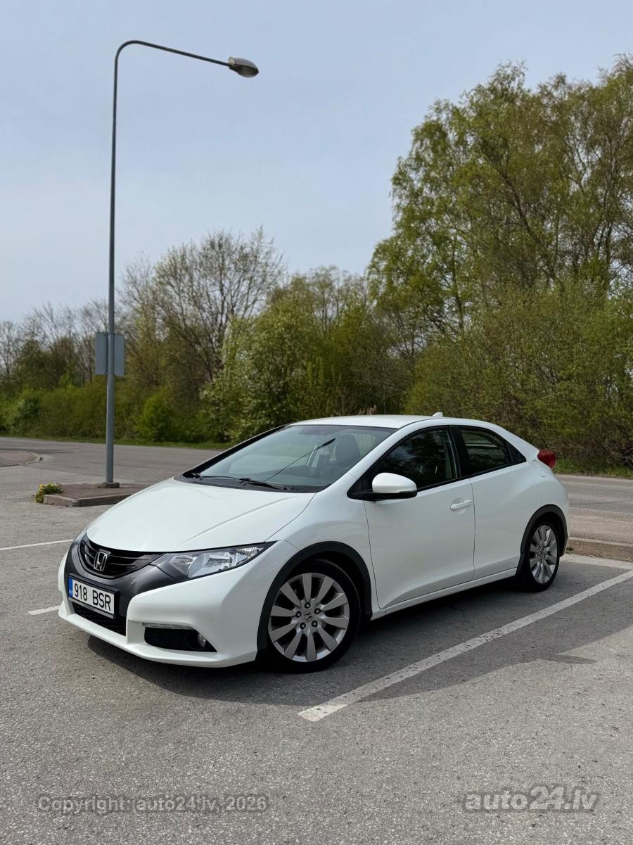 White Honda Civic 2013 in Tallinn, with an engine capacity of 1.80 L and mileage of 165 thousand km for 7900 €, photo 1 on AUTOMOTO.COM.LV