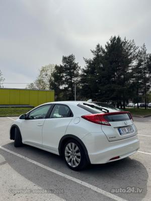 White Honda Civic 2013 in Tallinn, with an engine capacity of 1.80 L and mileage of 165 thousand km for 7900 €, photo 3 on AUTOMOTO.COM.LV