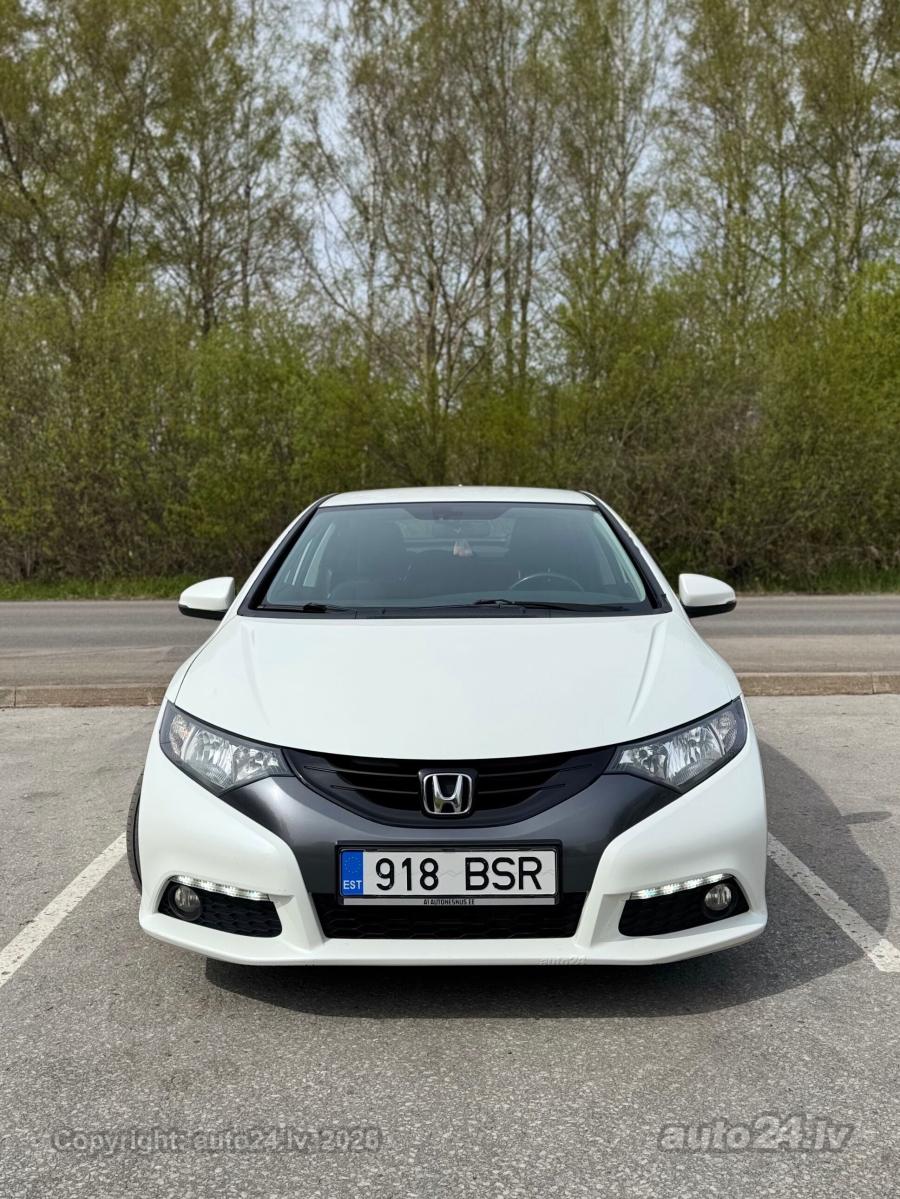 White Honda Civic 2013 in Tallinn, with an engine capacity of 1.80 L and mileage of 165 thousand km for 7900 €, photo 7 on AUTOMOTO.COM.LV