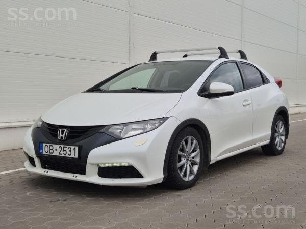 Balts Honda Civic 2013 Rīga, ar dzinēja tilpumu 1.80 L un nobraukumu 480 tūkst. km par 3950 €, foto 1 vietnē AUTOMOTO.COM.LV