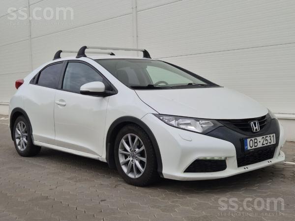 Balts Honda Civic 2013 Rīga, ar dzinēja tilpumu 1.80 L un nobraukumu 480 tūkst. km par 3950 €, foto 4 vietnē AUTOMOTO.COM.LV