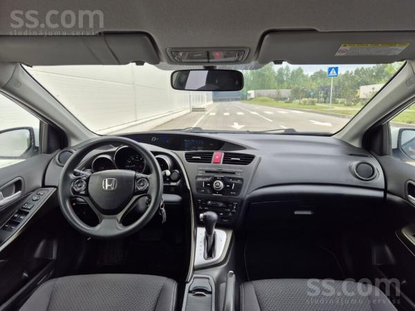 Balts Honda Civic 2013 Rīga, ar dzinēja tilpumu 1.80 L un nobraukumu 480 tūkst. km par 3950 €, foto 5 vietnē AUTOMOTO.COM.LV