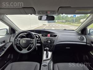 Balts Honda Civic 2013 Rīga, ar dzinēja tilpumu 1.80 L un nobraukumu 480 tūkst. km par 3950 €, foto 6 vietnē AUTOMOTO.COM.LV