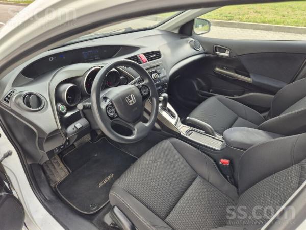 Balts Honda Civic 2013 Rīga, ar dzinēja tilpumu 1.80 L un nobraukumu 480 tūkst. km par 3950 €, foto 6 vietnē AUTOMOTO.COM.LV