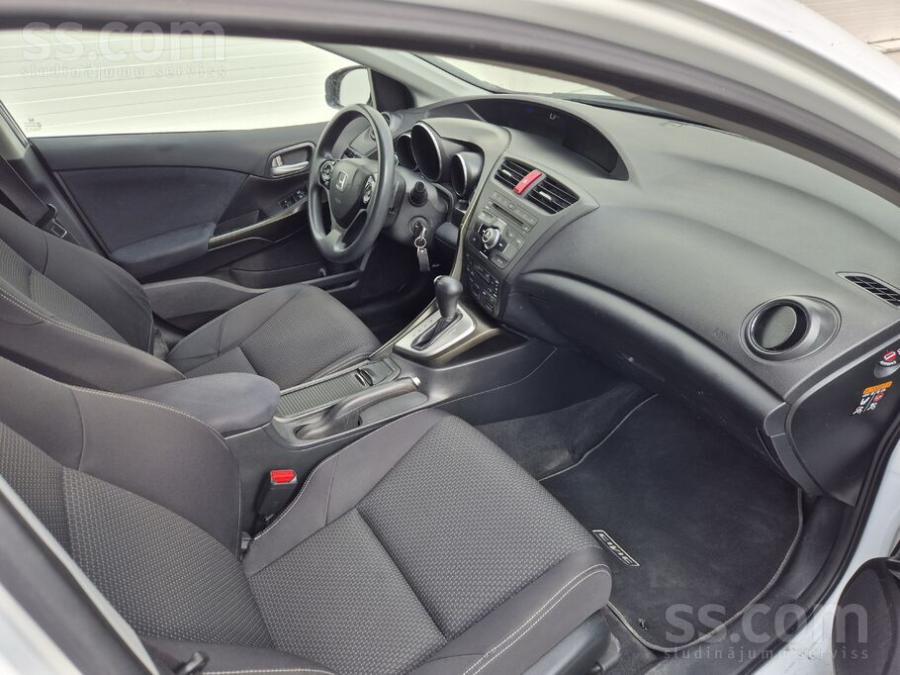 Balts Honda Civic 2013 Rīga, ar dzinēja tilpumu 1.80 L un nobraukumu 480 tūkst. km par 3950 €, foto 8 vietnē AUTOMOTO.COM.LV