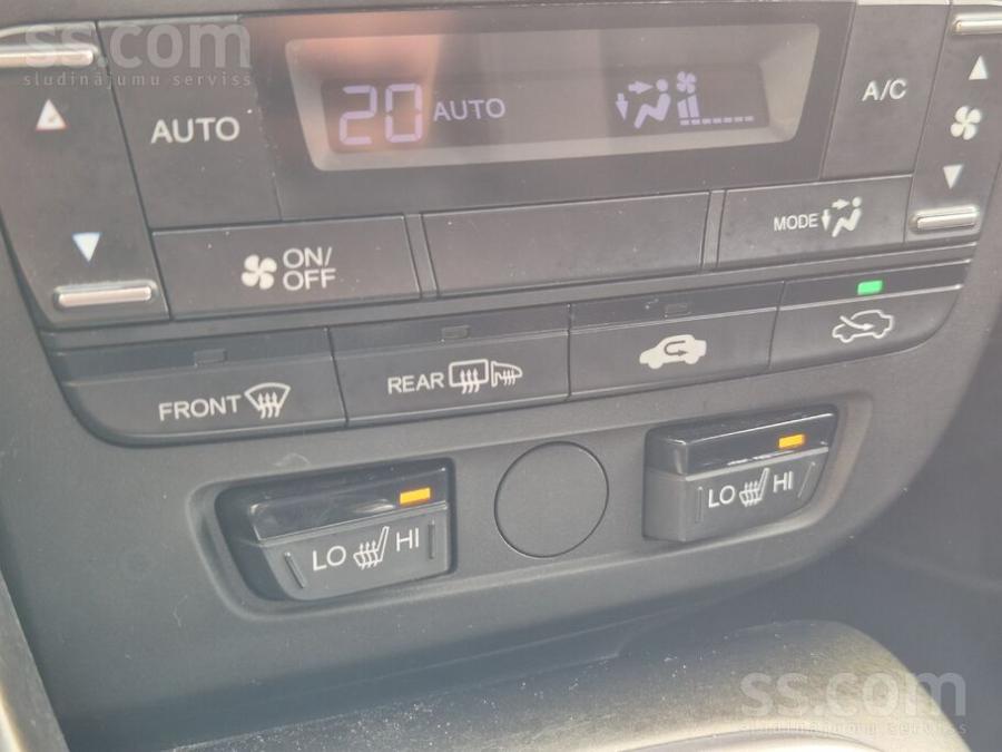 Balts Honda Civic 2013 Rīga, ar dzinēja tilpumu 1.80 L un nobraukumu 480 tūkst. km par 3950 €, foto 9 vietnē AUTOMOTO.COM.LV