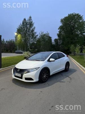 Balts Honda Civic 2013 Aizkraukle, ar dzinēja tilpumu 2.20 L un nobraukumu 226 tūkst. km par 4800 €, foto 3 vietnē AUTOMOTO.COM.LV