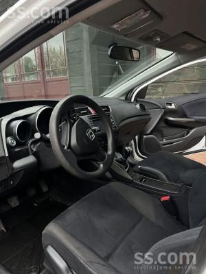 Balts Honda Civic 2013 Aizkraukle, ar dzinēja tilpumu 2.20 L un nobraukumu 226 tūkst. km par 4800 €, foto 6 vietnē AUTOMOTO.COM.LV