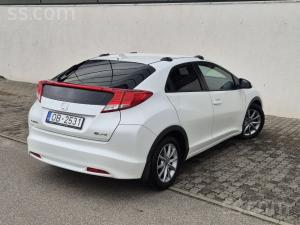 Balts Honda Civic 2013 Rīga, ar dzinēja tilpumu 1.80 L un nobraukumu 0 tūkst. km par 3990 €, foto 4 vietnē AUTOMOTO.COM.LV