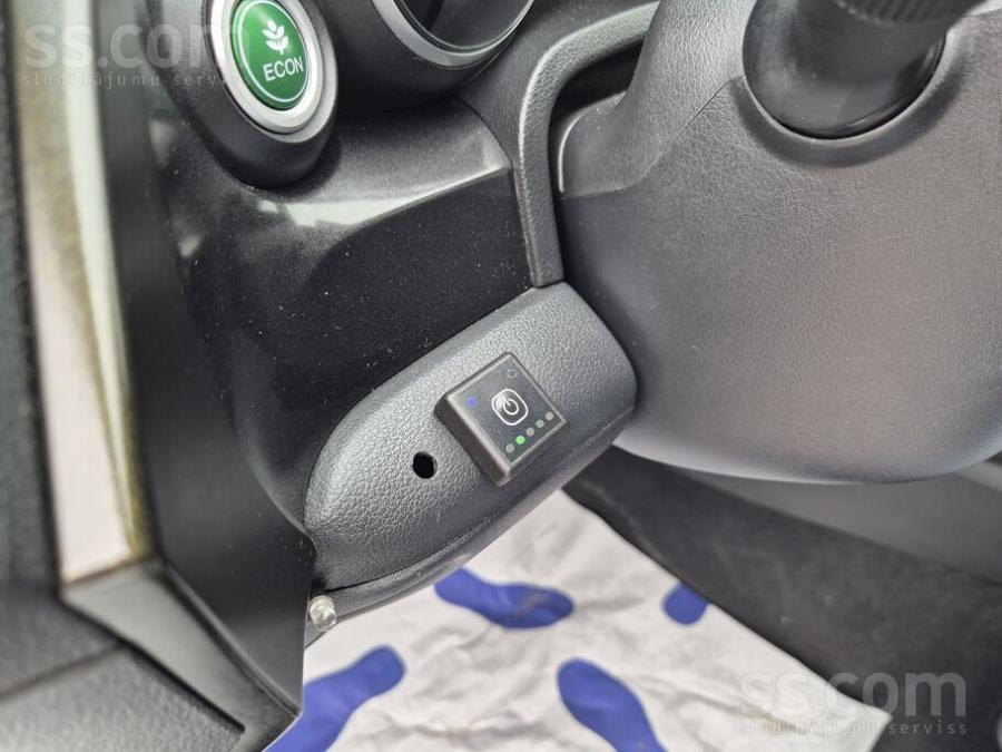 Balts Honda Civic 2013 Rīga, ar dzinēja tilpumu 1.80 L un nobraukumu 0 tūkst. km par 3990 €, foto 12 vietnē AUTOMOTO.COM.LV