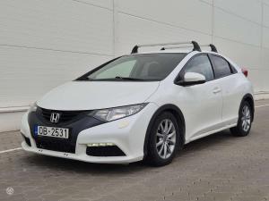 Белый Хонда Цивик 2013 в Рига, объемом двигателя 1.80 л и пробегом 480 тыс. км за 3990 €, фото  на AUTOMOTO.COM.LV