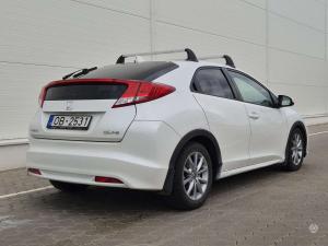 Balts Honda Civic 2013 Rīga, ar dzinēja tilpumu 1.80 L un nobraukumu 480 tūkst. km par 3990 €, foto 4 vietnē AUTOMOTO.COM.LV
