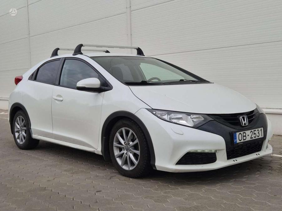 Balts Honda Civic 2013 Rīga, ar dzinēja tilpumu 1.80 L un nobraukumu 480 tūkst. km par 3990 €, foto 5 vietnē AUTOMOTO.COM.LV