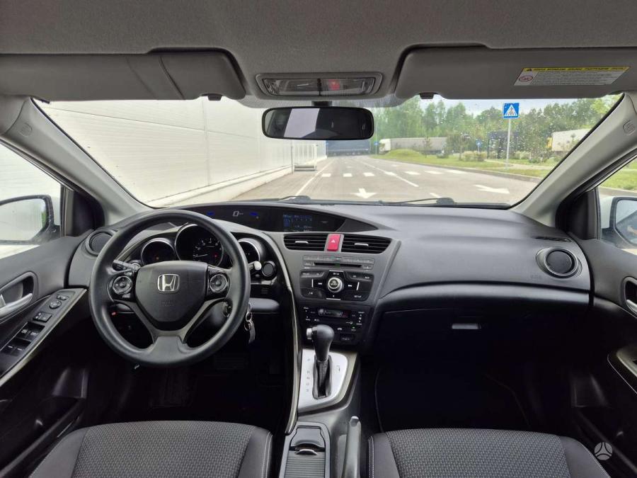 Balts Honda Civic 2013 Rīga, ar dzinēja tilpumu 1.80 L un nobraukumu 480 tūkst. km par 3990 €, foto 6 vietnē AUTOMOTO.COM.LV