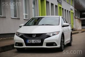 White Honda Civic 2014 in Riga, with an engine capacity of 1.60 L and mileage of 256 thousand km for 6995 €, photo  on AUTOMOTO.COM.LV